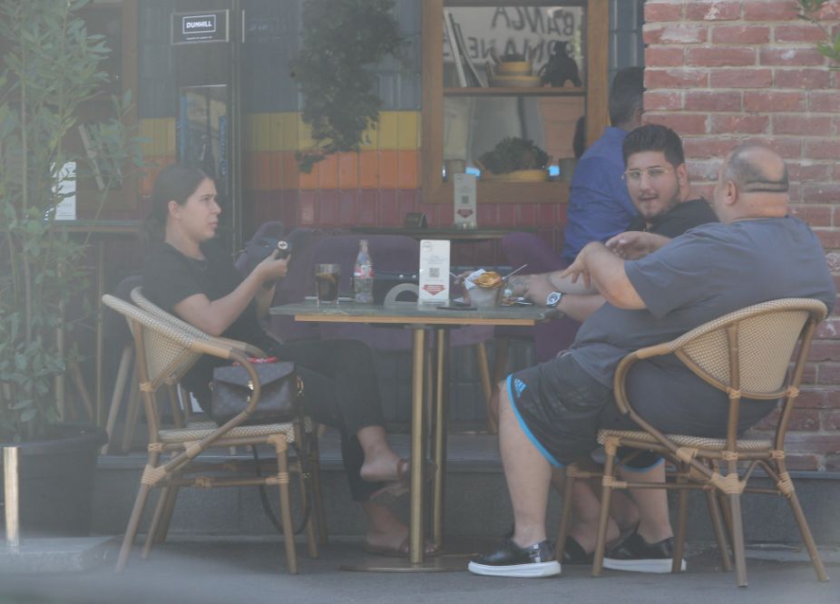 FOTO EXCLUSIV / Gabriel Oprea Jr. a cam uitat de bunele maniere! Și-a ...