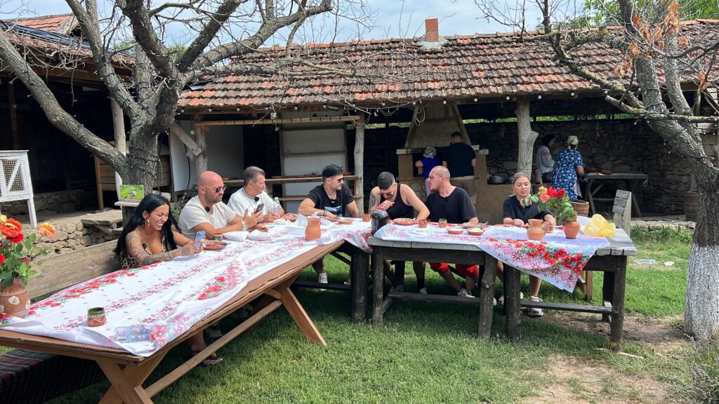 Ruby, Jo, SHIFT și What’s UP, alături de Liviu și Andrei, în premieră ...